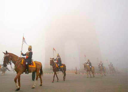 Fog in Delhi: City records first day of zero visibility in 2016 ...