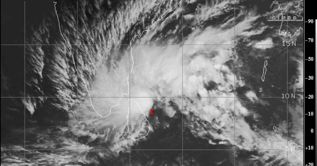 Cyclone Fengal Heading For Tamil Nadu, Complete Coastline At Risk Of ...