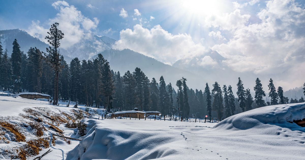 Snowy Week For The Mountains, Cold Wave To Follow | Skymet Weather Services